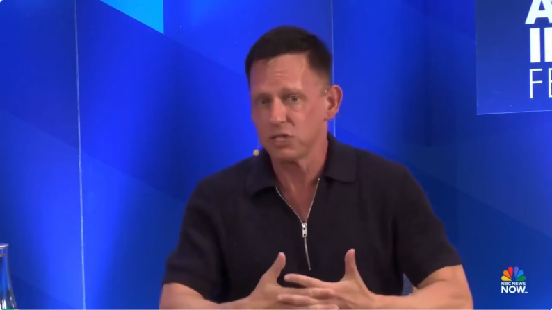 彼得·蒂尔一句话捅破天花板：老黄将是白菜价 | 八阕