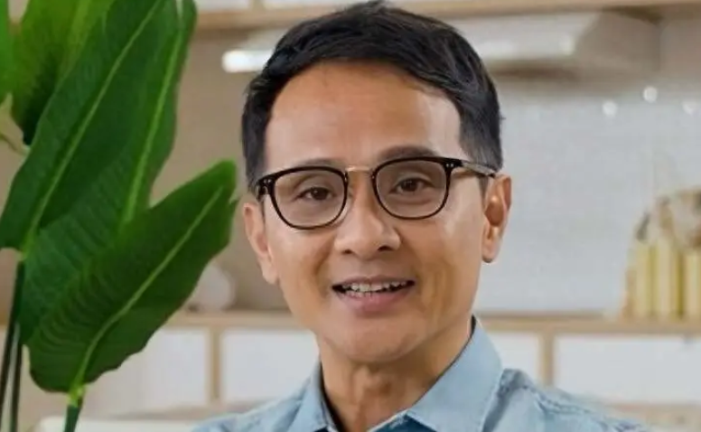 TVB“绿叶王”再婚，拍戏多年没钱买房 | 八阕